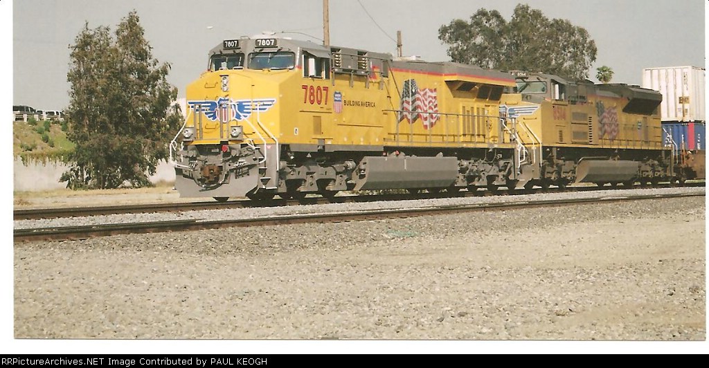UP 7807 conductor side as she moves towards Colton Diamond west with a new crew.